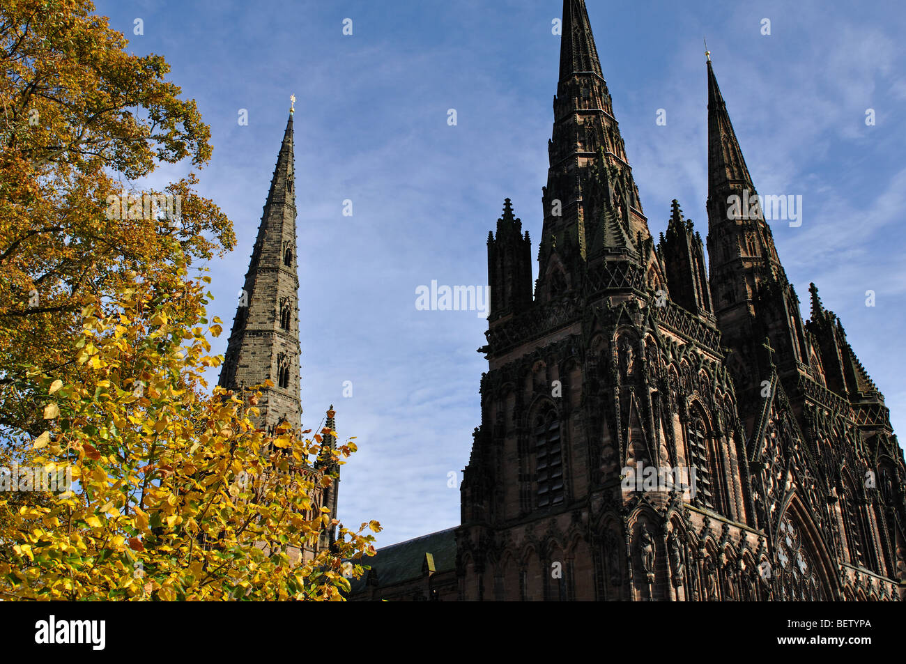 Three spires lichfield cathedral hi-res stock photography and images ...
