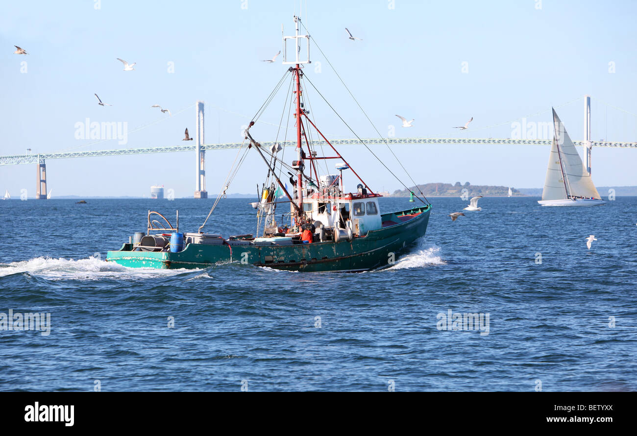 Fisherman on a boat in the ocean hi-res stock photography and images ...