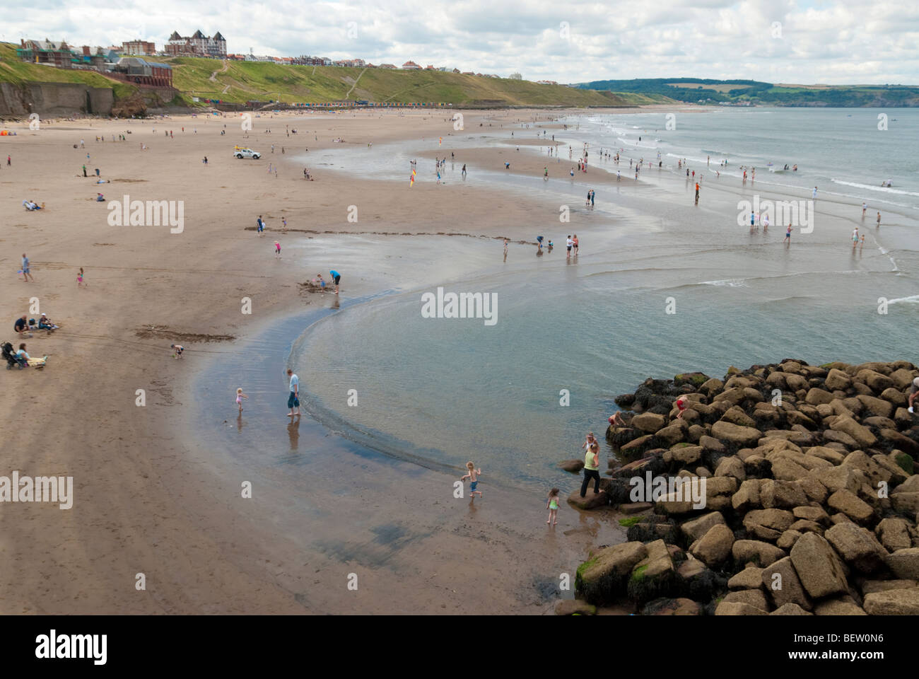 The beach and holidaymakers at Whitby, Yorkshire Stock Photo - Alamy