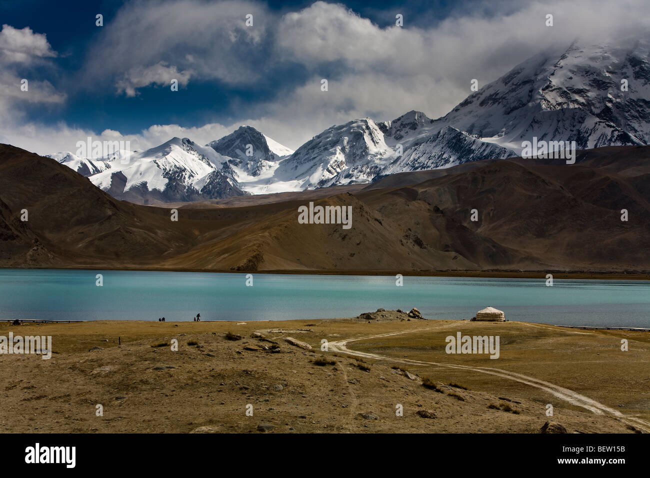 Tajik tent house on Karakul Lake in the Himalayas. Karakorum Pass ...