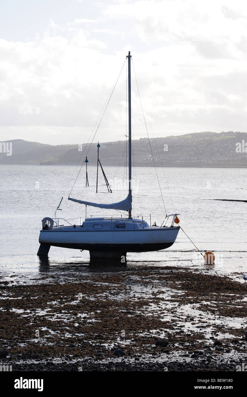 Boat left landlocked Stock Photo - Alamy
