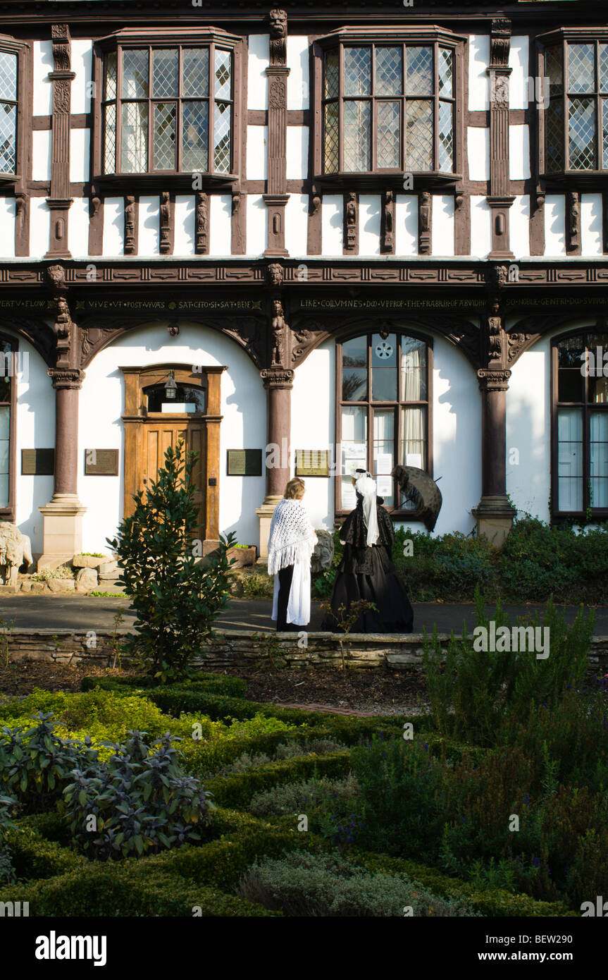 Victorian parlour maid hi-res stock photography and images - Alamy