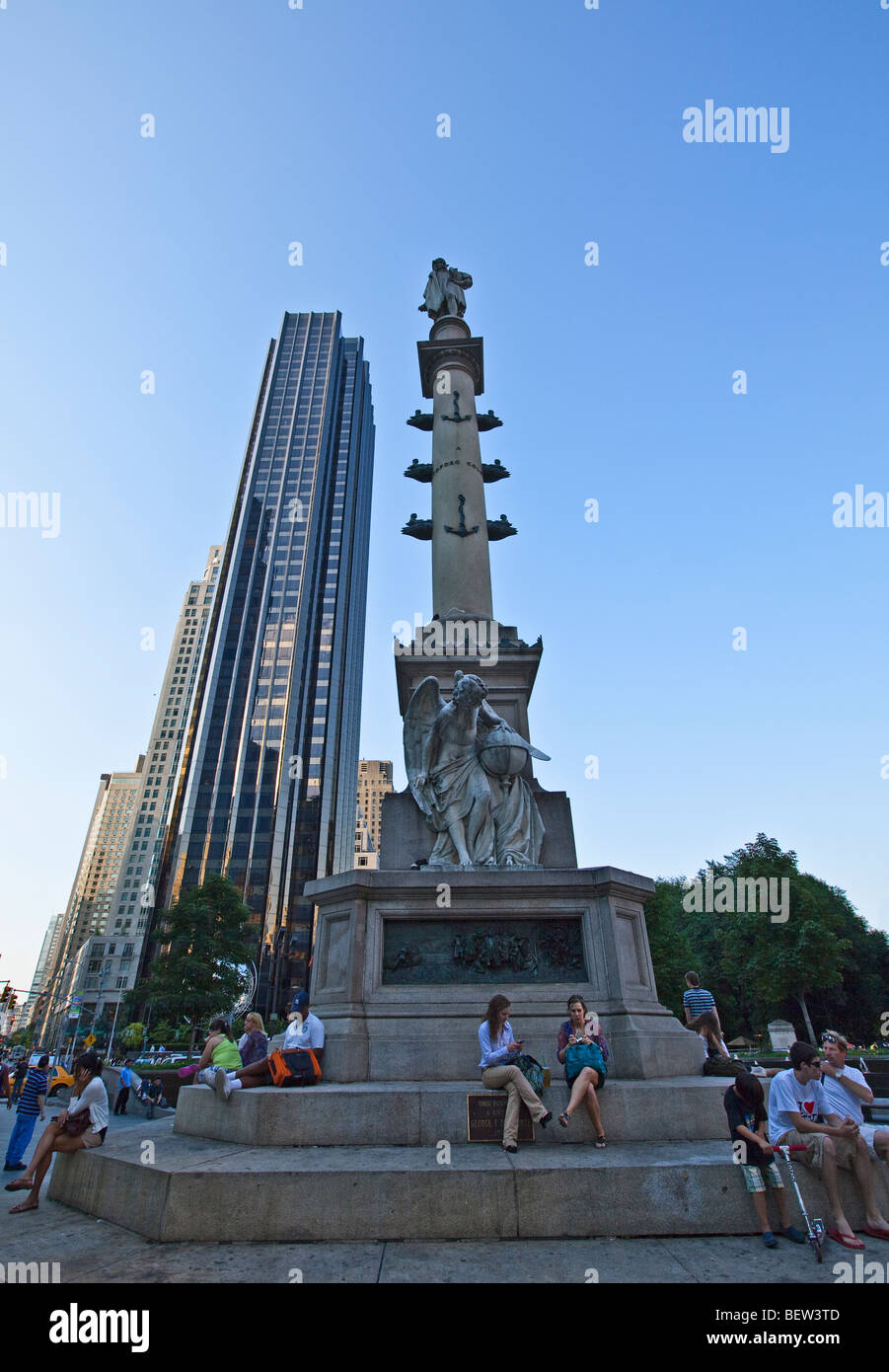 U.S.A., New York,Manhattan,people in Columbus Circus Stock Photo - Alamy