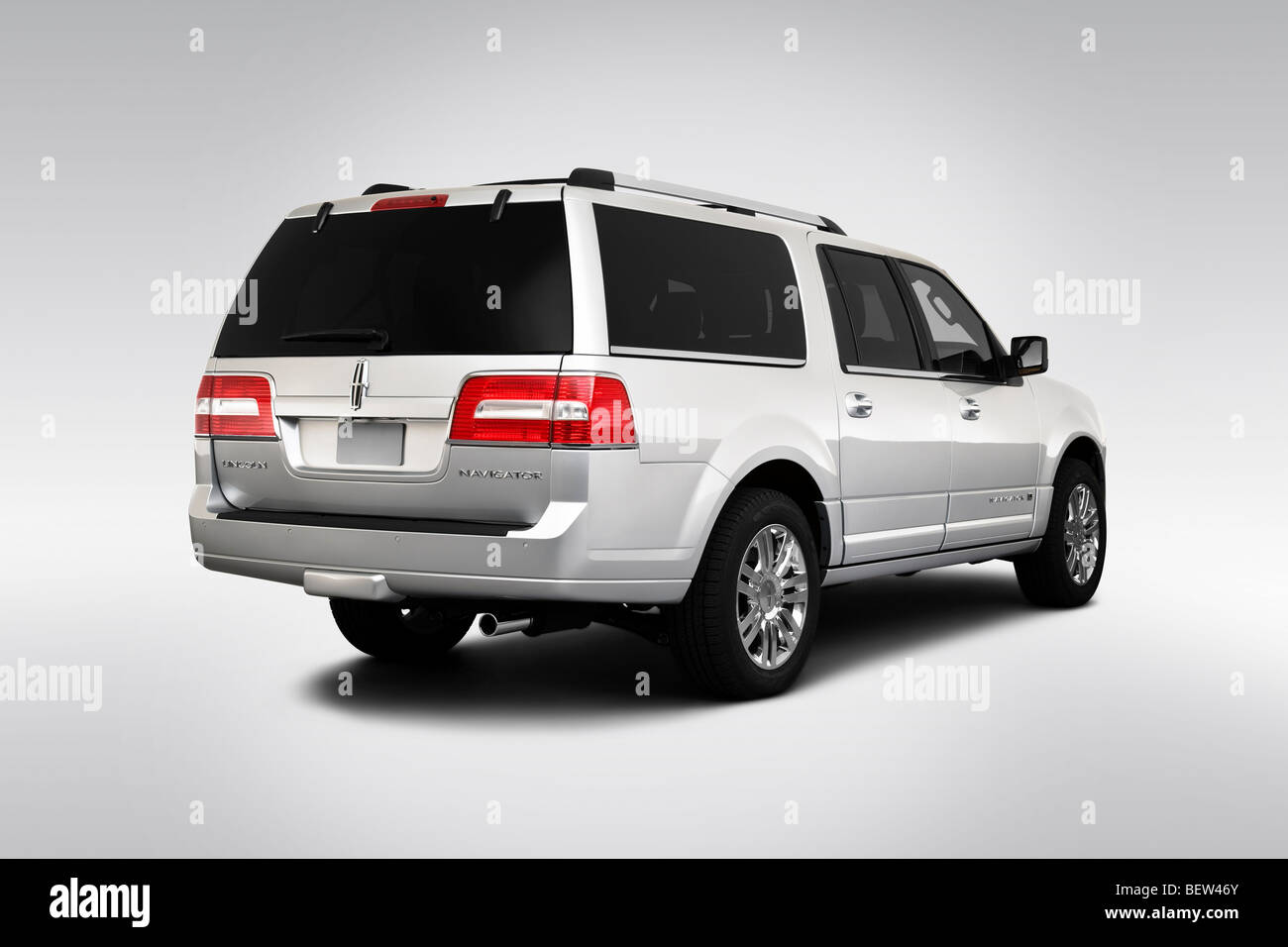 2010 Lincoln Navigator L in Silver - Rear angle view Stock Photo - Alamy