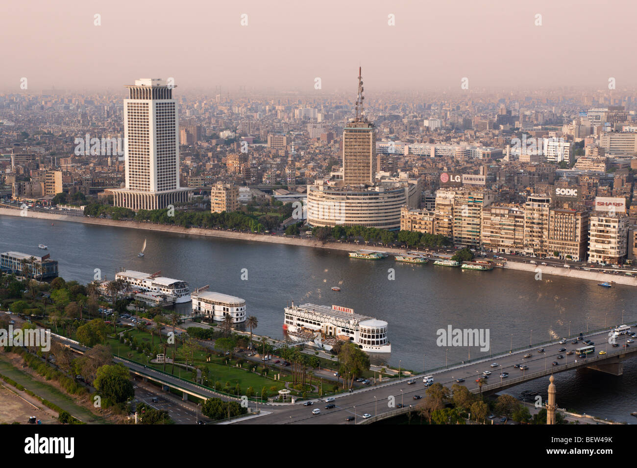 6 october bridge hi-res stock photography and images - Alamy