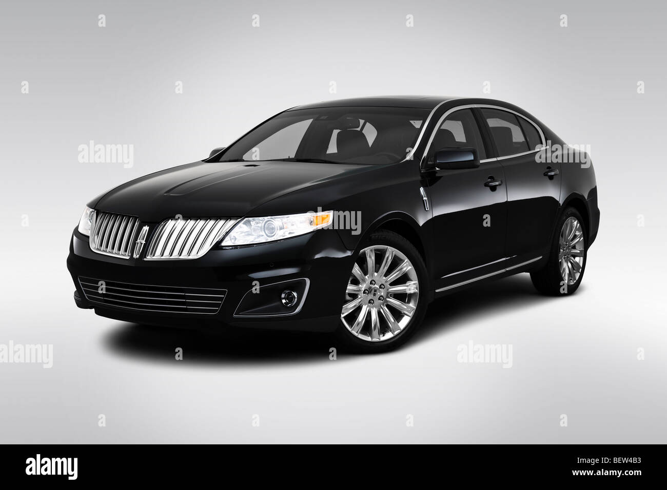 Black ford car front side view hi-res stock photography and images - Alamy