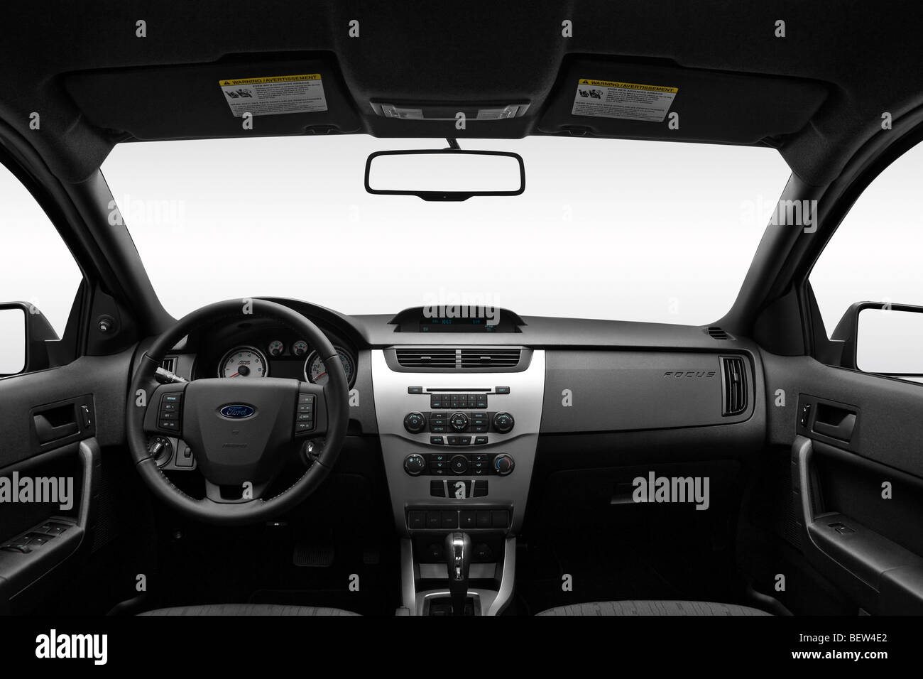 2010 ford focus se in blue dashboard hi-res stock photography and ...