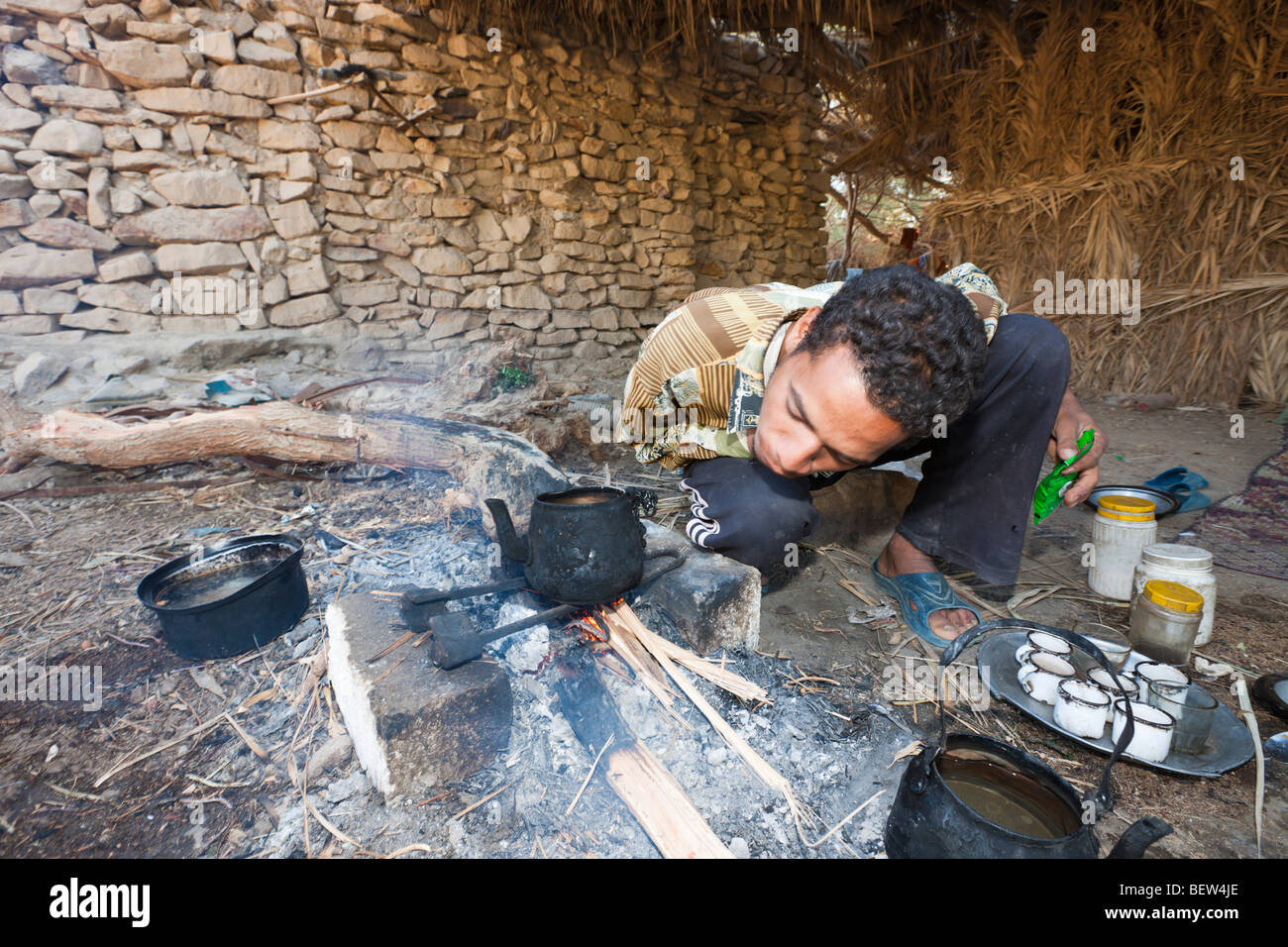 Bedouin cooking Tea, Bahariya Oasis, Libyan Desert, Egypt Stock Photo ...