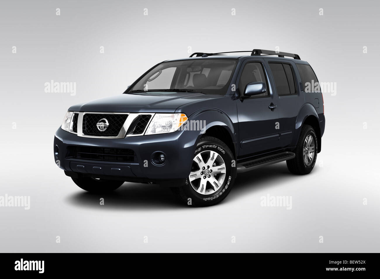Nissan pathfinder hi-res stock photography and images - Alamy