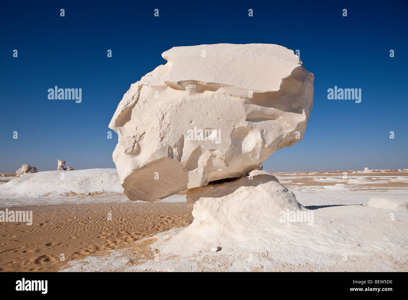 Formations and Figures of Lime Stone in White Desert National Park ...