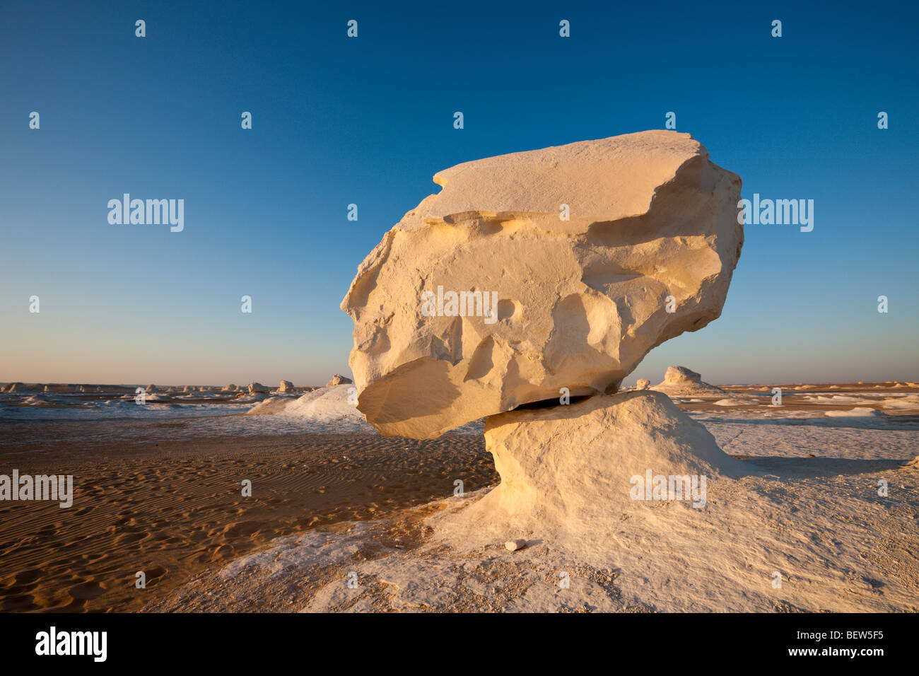 Formations and Figures of Lime Stone in White Desert National Park ...
