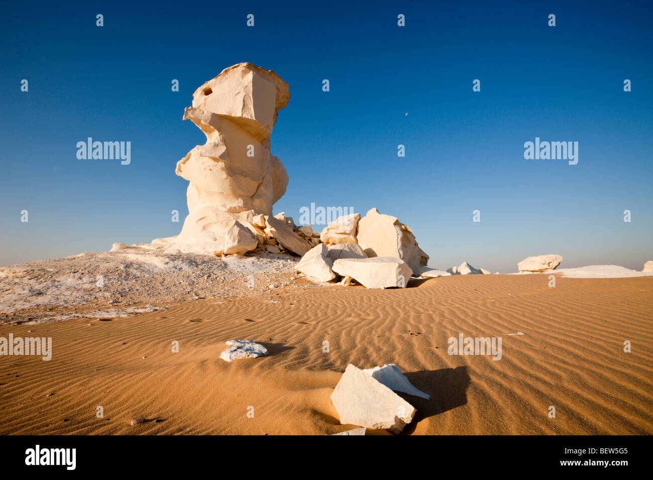 White desert national park egypt hi-res stock photography and images ...