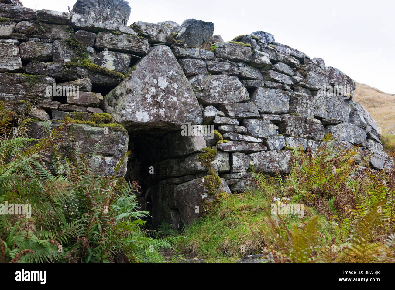 Caistel Grugaig Broch at Totaig entrance Stock Photo - Alamy