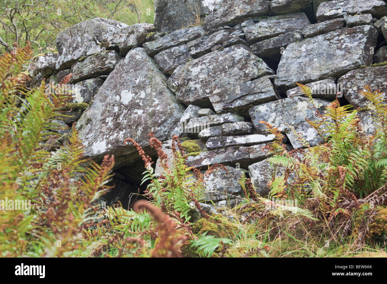 Caistel Grugaig Broch at Totaig, entrance Stock Photo - Alamy