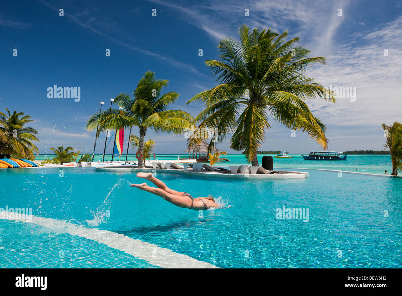 Lagoon of the maldives island kandooma hi-res stock photography and ...