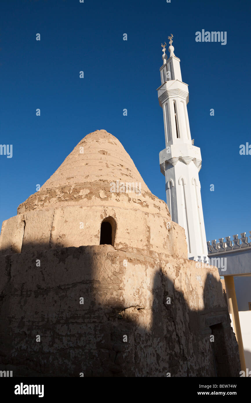 Old Town El Qasr in Dakhla Oasis, Libyan Desert, Egypt Stock Photo - Alamy