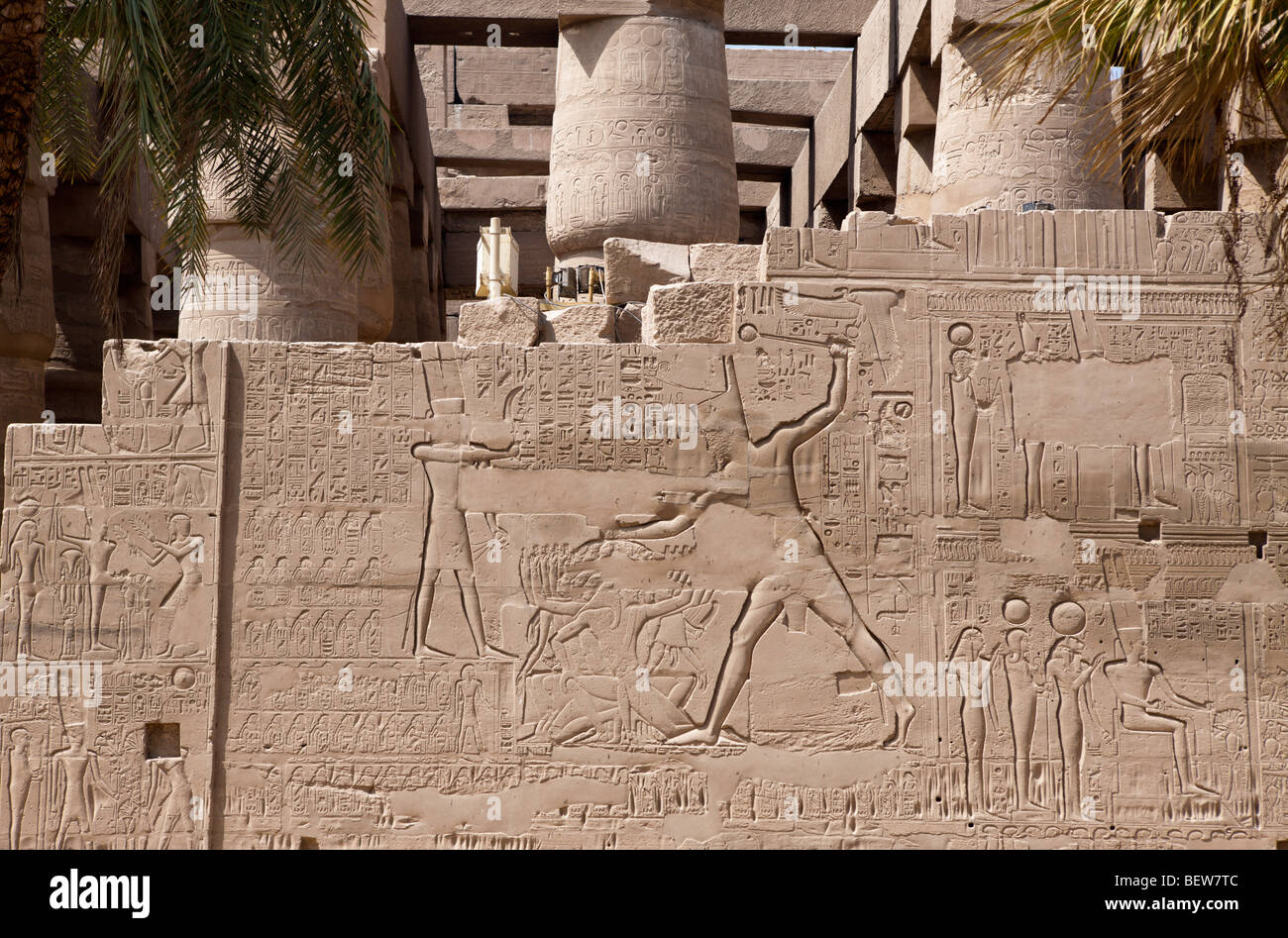 Relief at luxor temple hi-res stock photography and images - Alamy