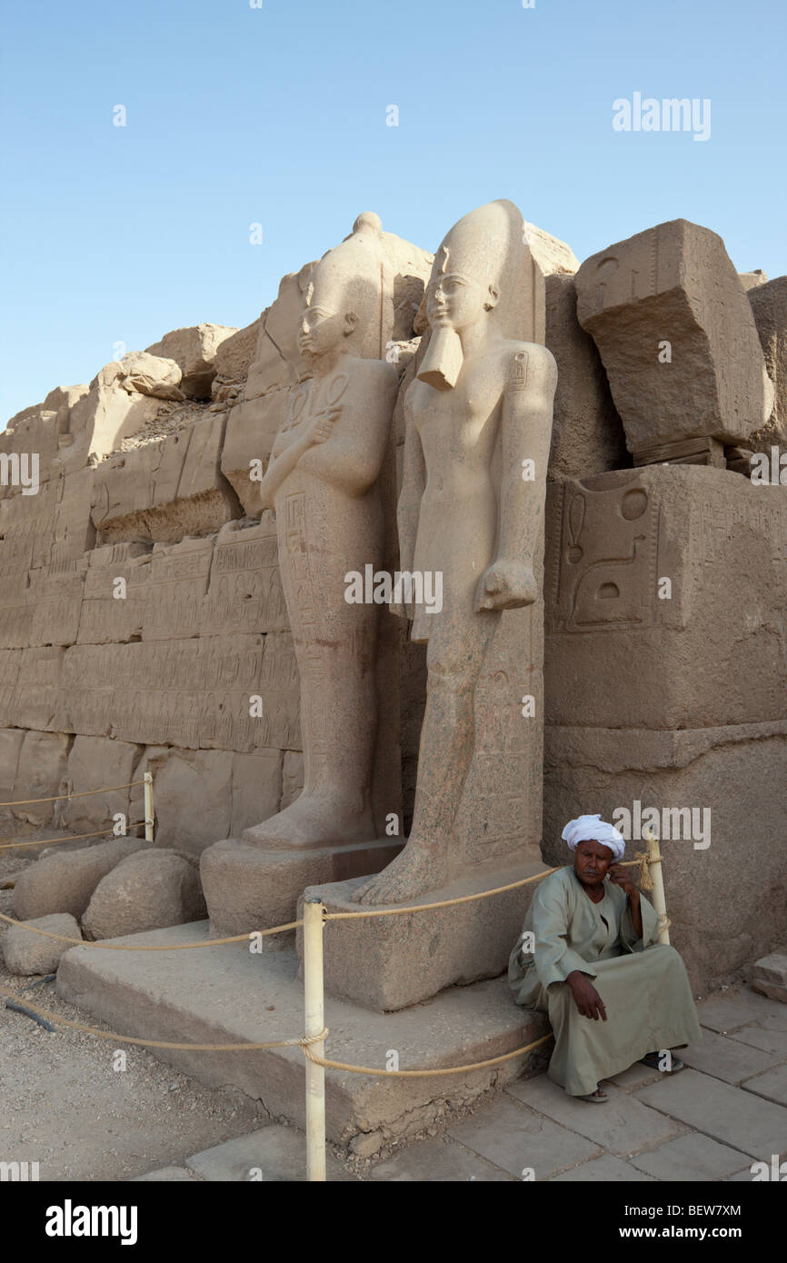 Statues karnak hi-res stock photography and images - Alamy