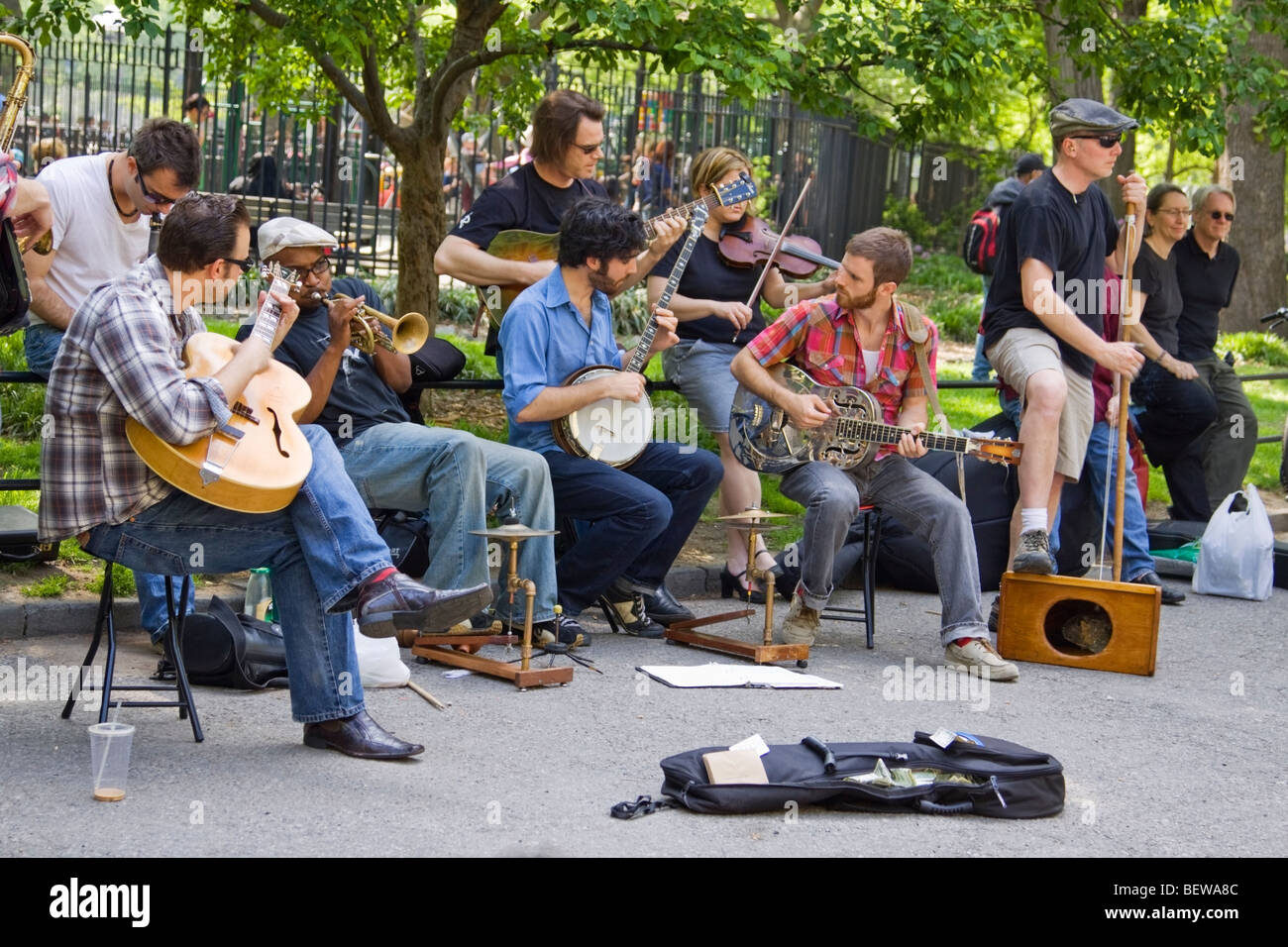 New York City street performers in Lower Manhattan, USA Stock Photo - Alamy