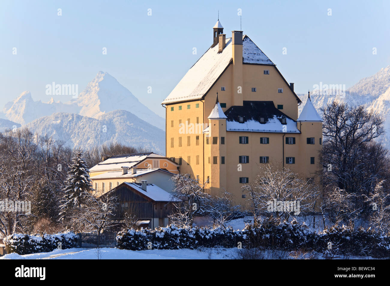 Castle Goldenstein in front of the Watzmann, Austria Stock Photo - Alamy
