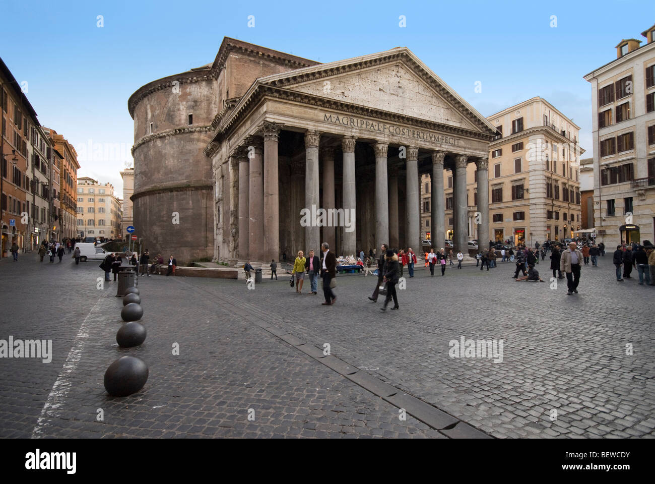 Piazza della rotonda hi-res stock photography and images - Alamy