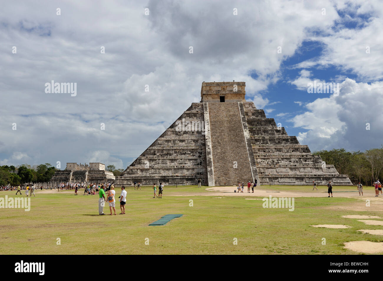 Temple of Kukulcan (El Castillo) at the Maya ruin site of Chichen Itza, Yucatan, Mexico Stock ...