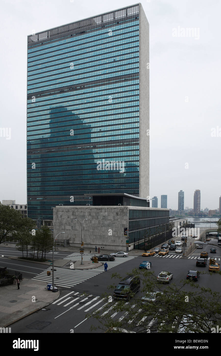 Exterior of the United Nations Headquarters, New York City, USA Stock ...