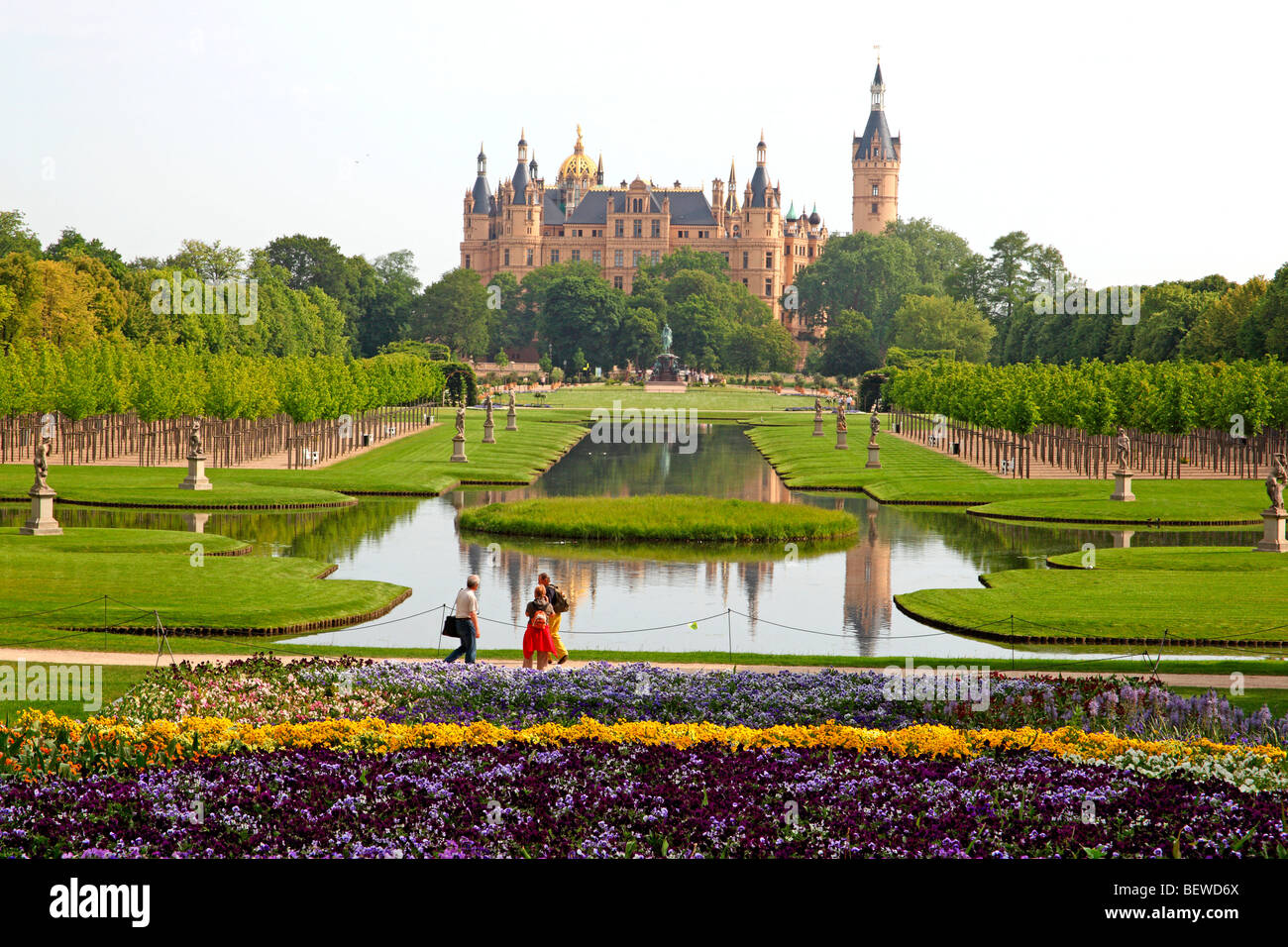 Schwerin castle garden hi-res stock photography and images - Alamy