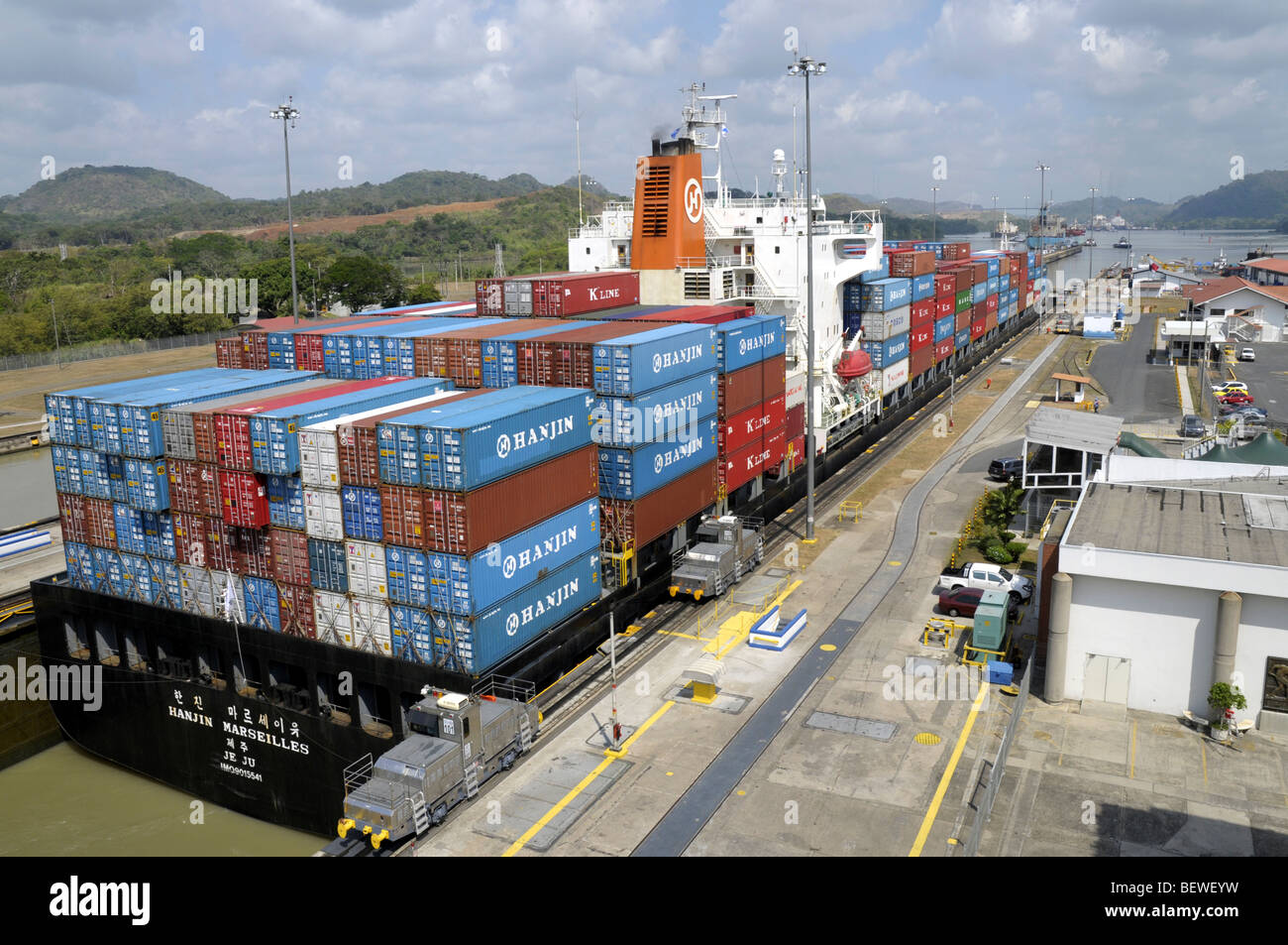 Korean Container Ship Passing Through Miraflores Locks Stock Photo - Alamy