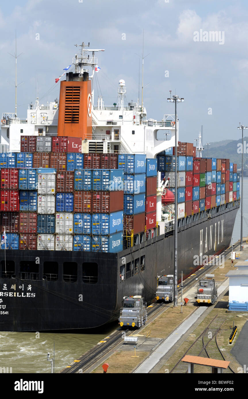 Korean container hi-res stock photography and images - Alamy