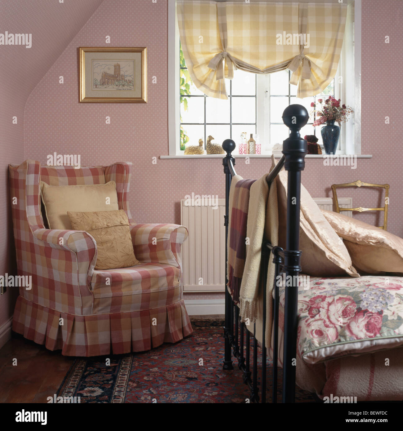 Traditional cottage furniture armchair hi-res stock photography and ...