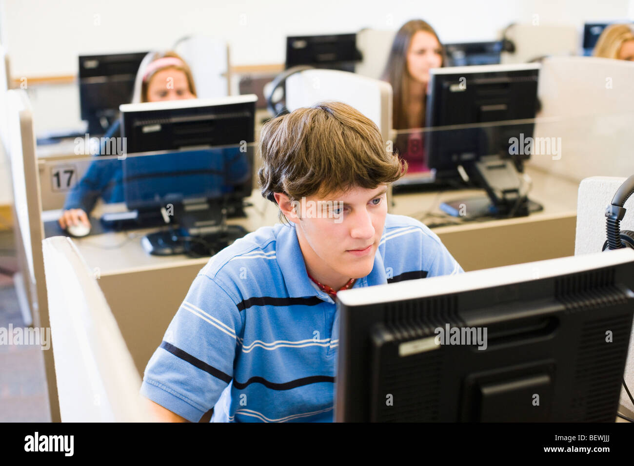 Self study students in the classroom hi-res stock photography and ...