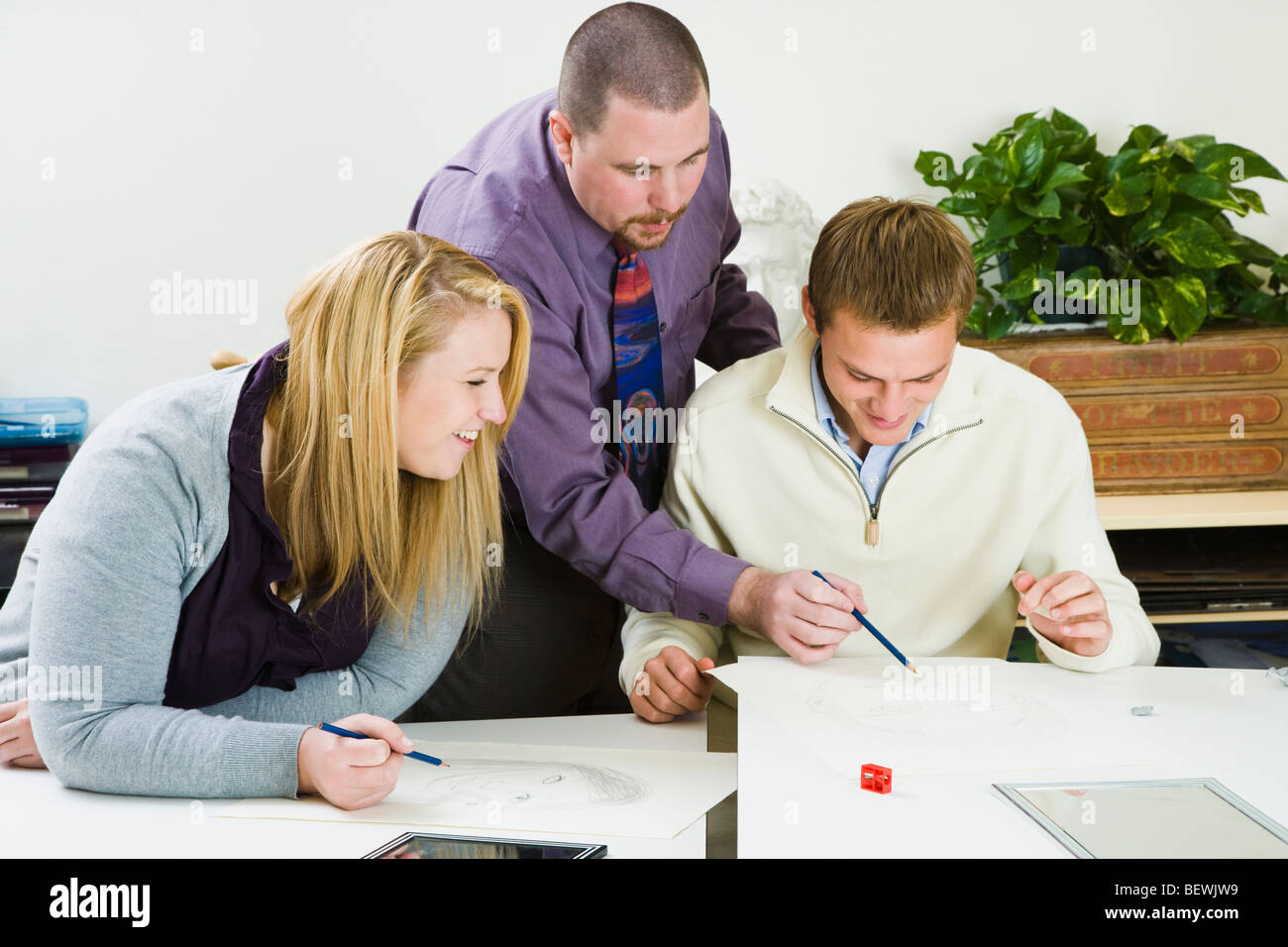 Drawing class hi-res stock photography and images - Alamy