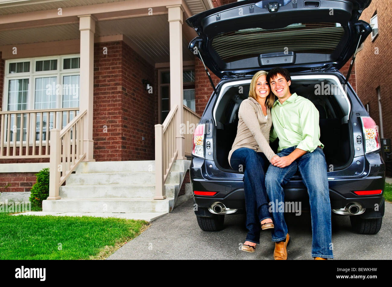 Car porch hi-res stock photography and images - Alamy