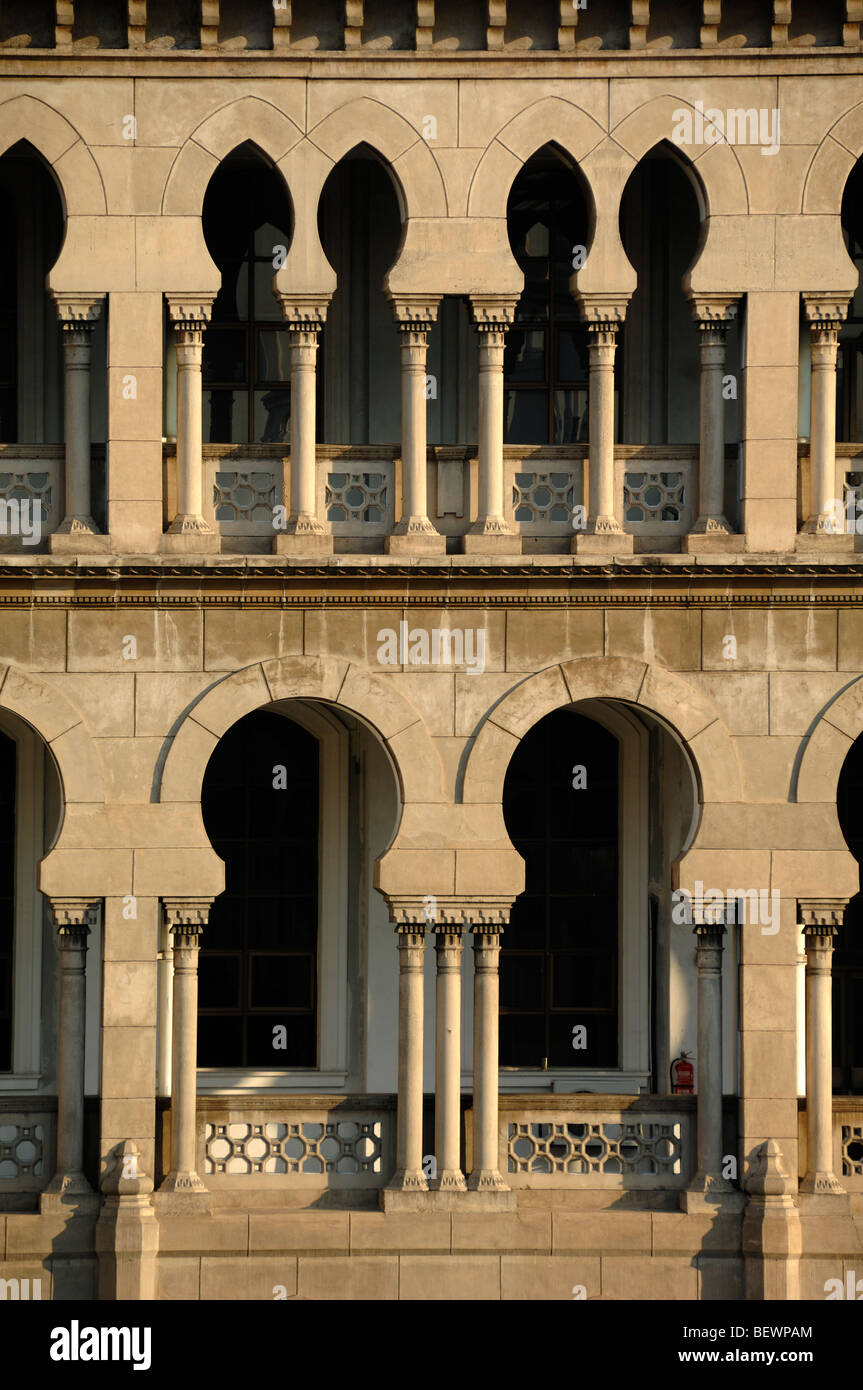 Malaysia colonial architecture columns hi-res stock photography and ...