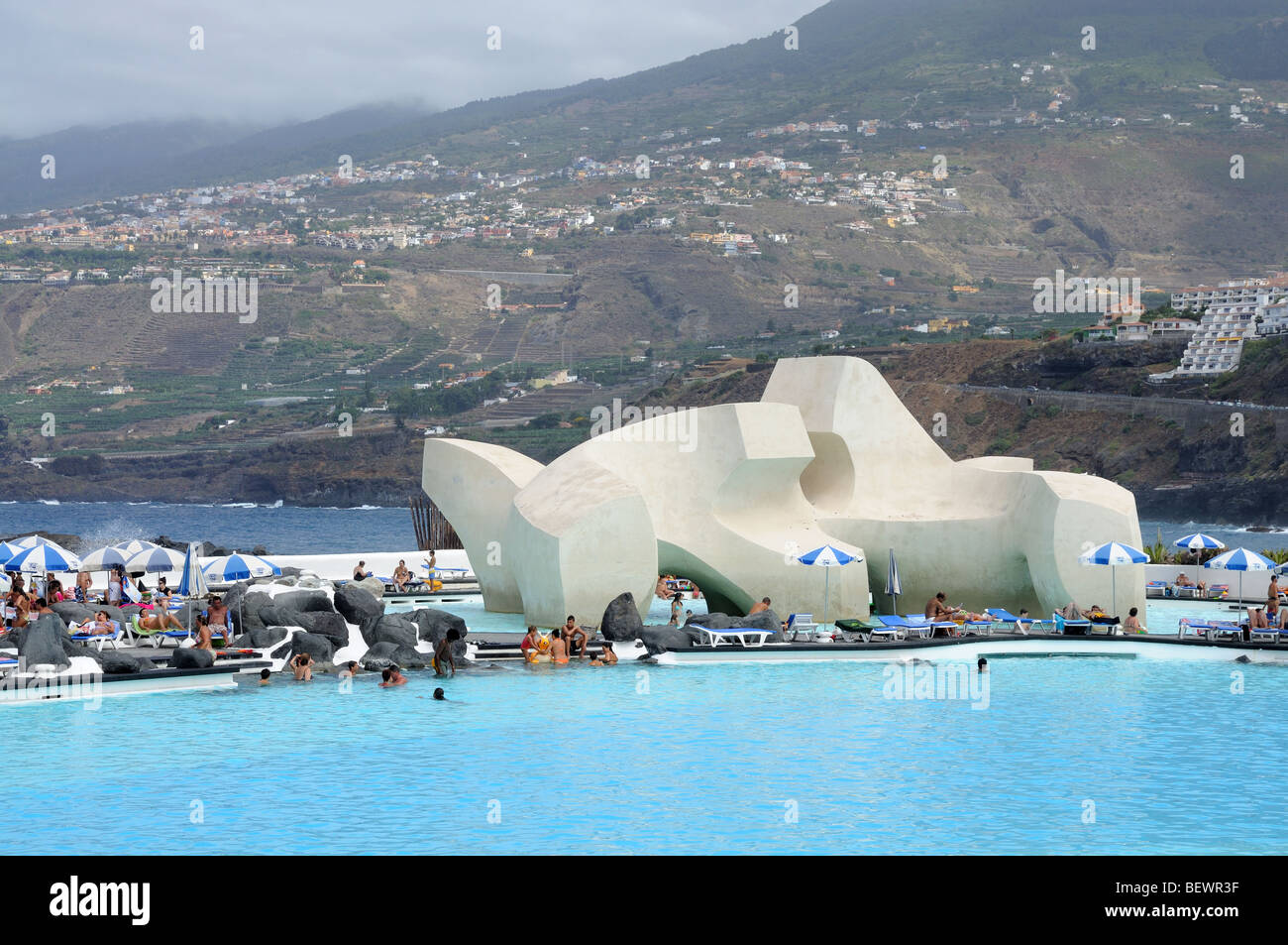 Lago Martianez - sea-water pool complex in Puerto de la Cruz, Tenerife ...