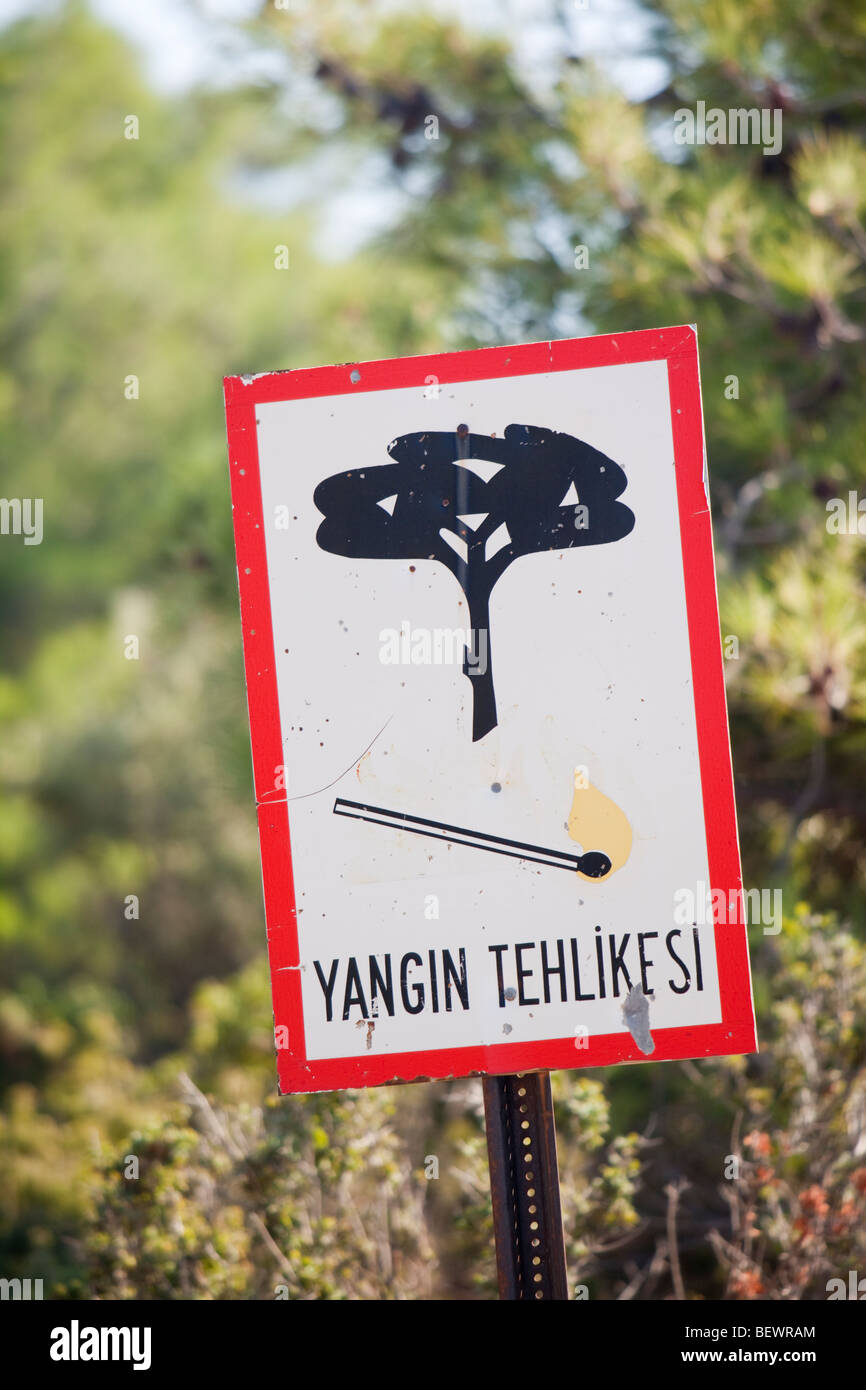 Fire warning signs hi-res stock photography and images - Alamy