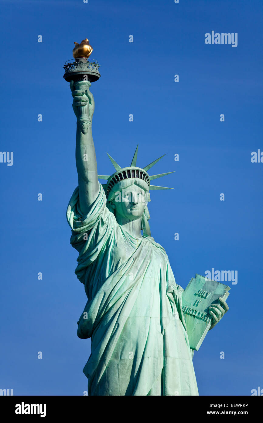 New york statue of liberty side view hi-res stock photography and ...