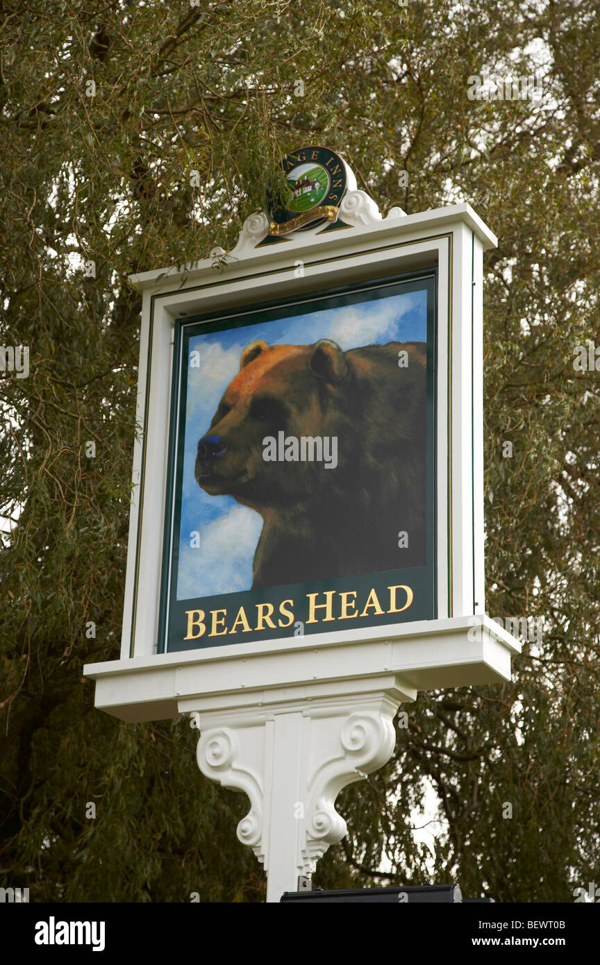 Do not feed the bears sign board hi-res stock photography and images ...