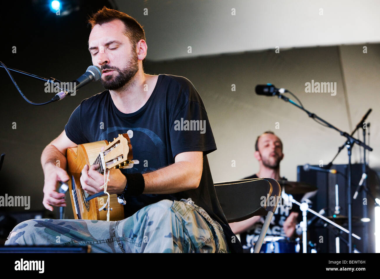 Picture Shows Fink performing live at Big Chill Festival, Eastnor ...