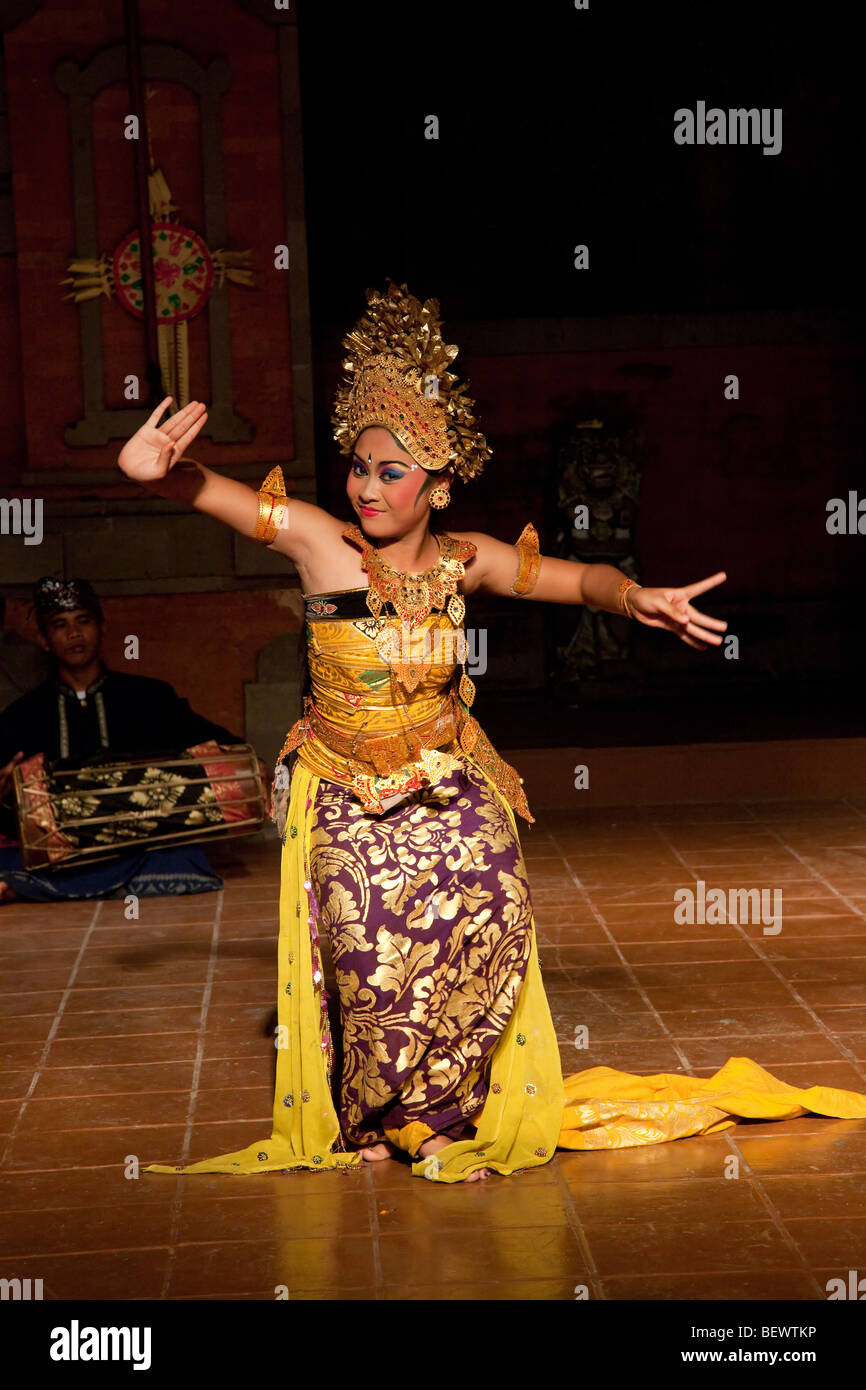 Legong Kraton female Balinese dancer, Bali Stock Photo - Alamy