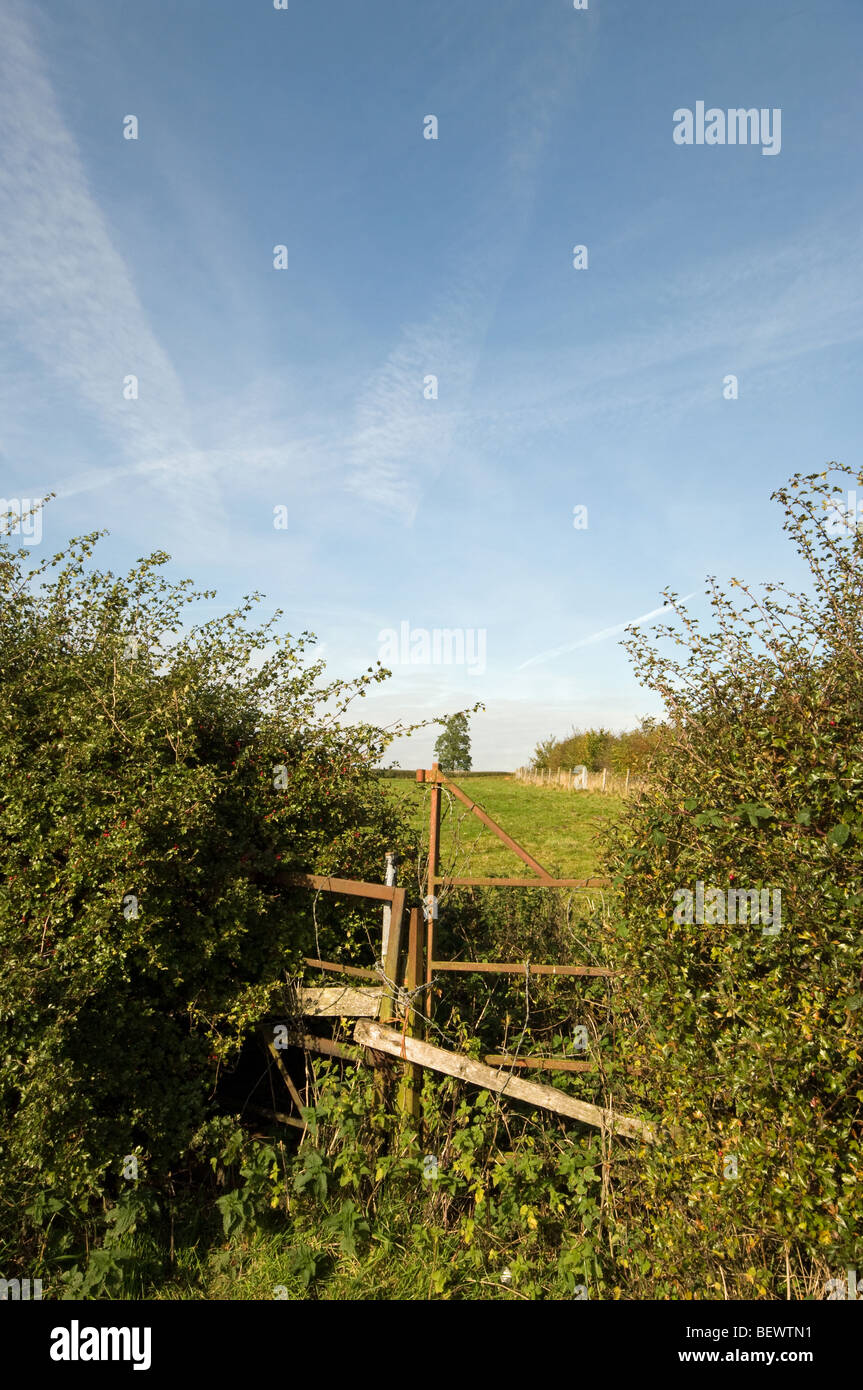 A rustic gateway to a rural idyll beyond Stock Photo - Alamy