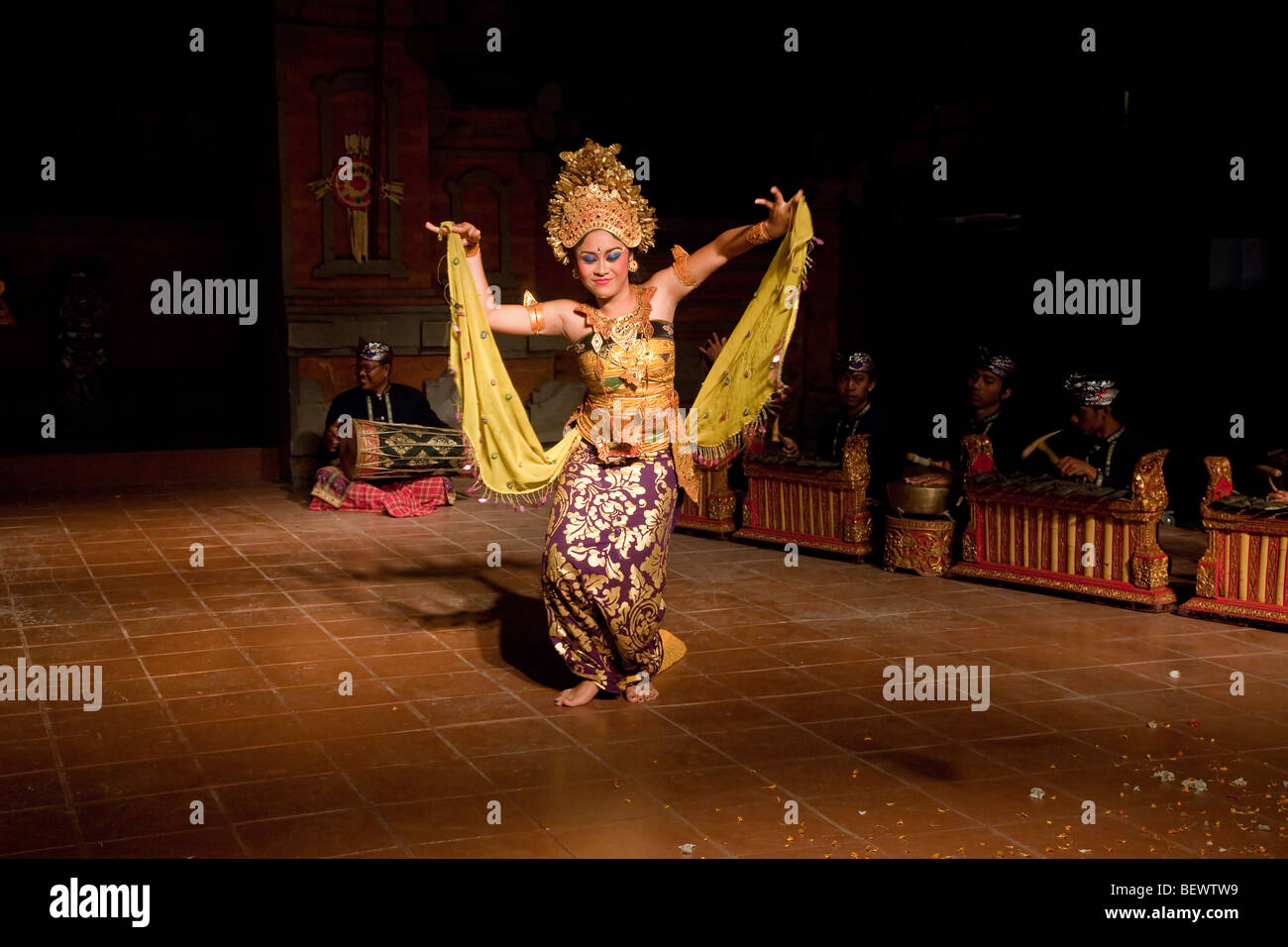 Legong Kraton female Balinese dancer, Bali Stock Photo - Alamy