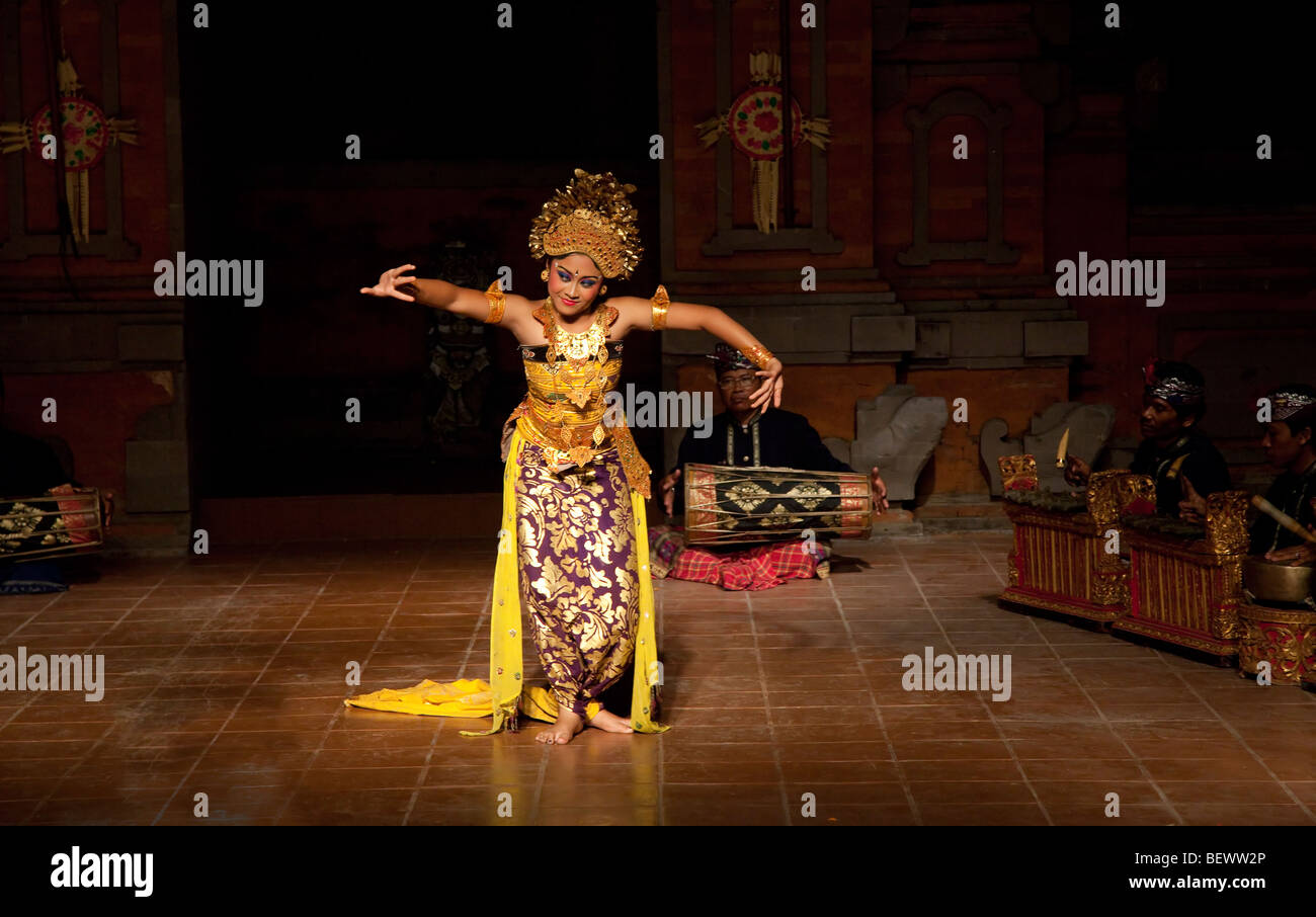 Gamelan selonding orchestra musicians java legong kraton dance hi-res ...