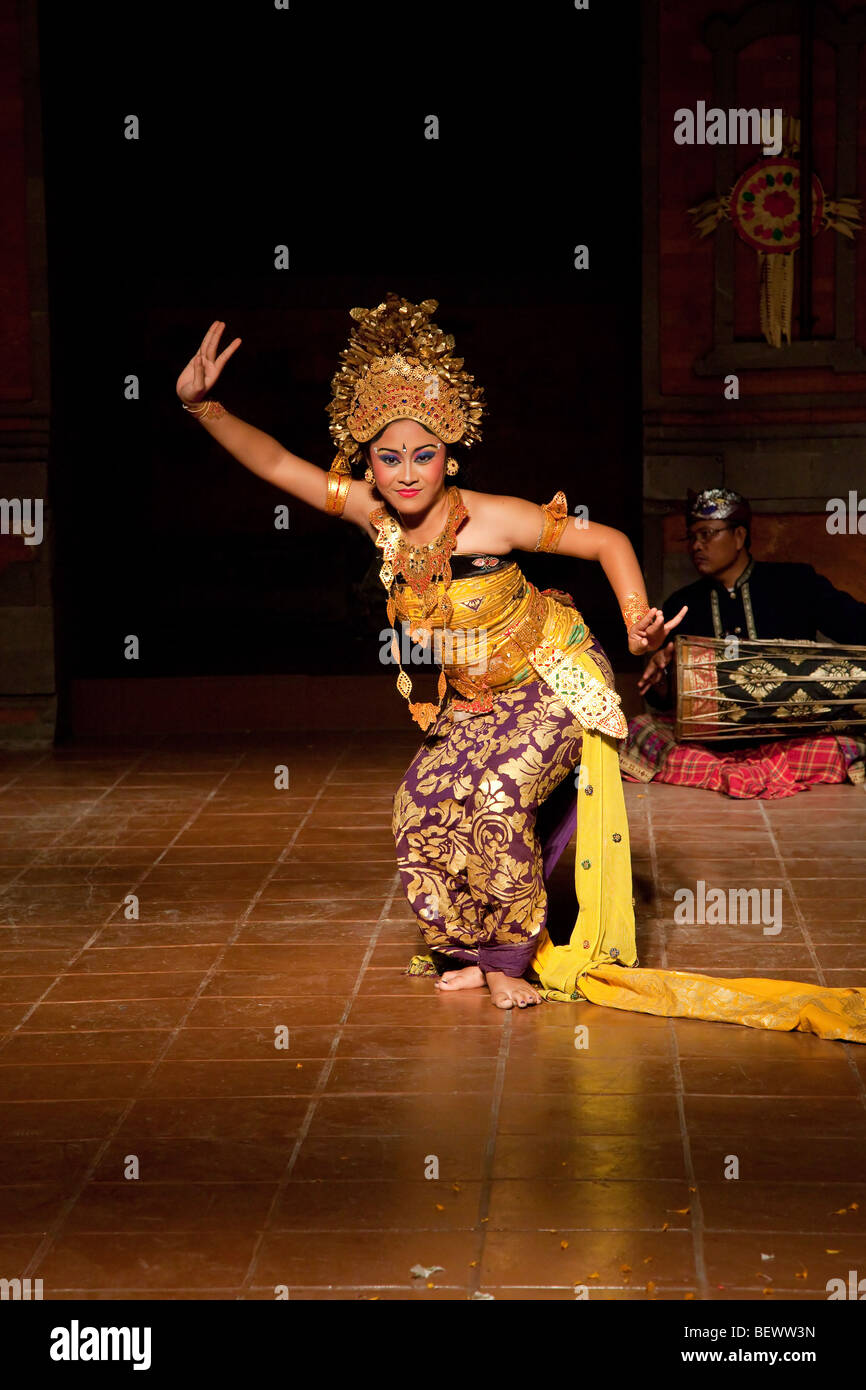Legong Kraton female Balinese dancer, Bali Stock Photo - Alamy