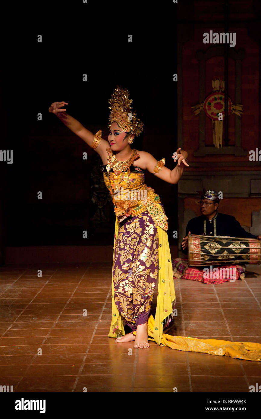 Legong Kraton female Balinese dancer, Bali Stock Photo - Alamy