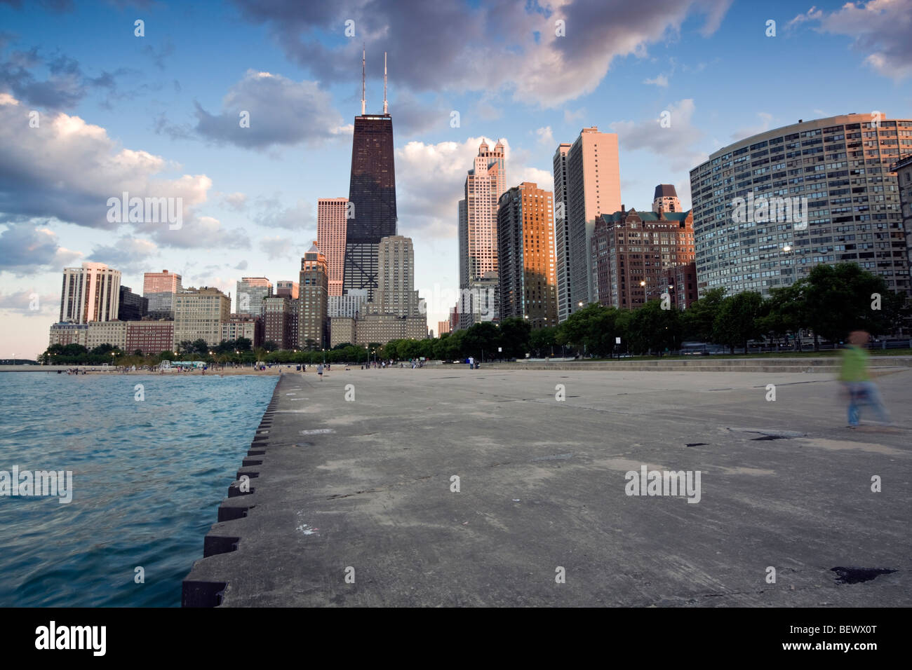Chicago skyline skyscraper summer hi-res stock photography and images ...
