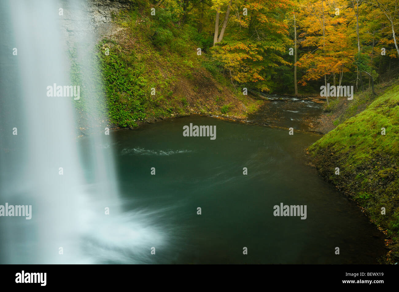 Side view of waterfall hi-res stock photography and images - Alamy