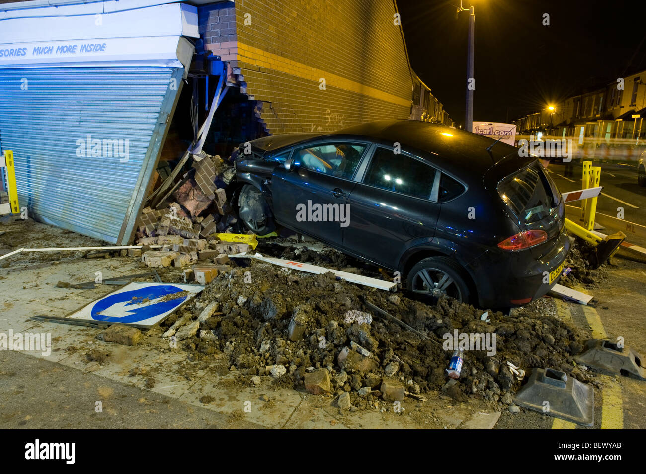 Car crashed building hi-res stock photography and images - Alamy