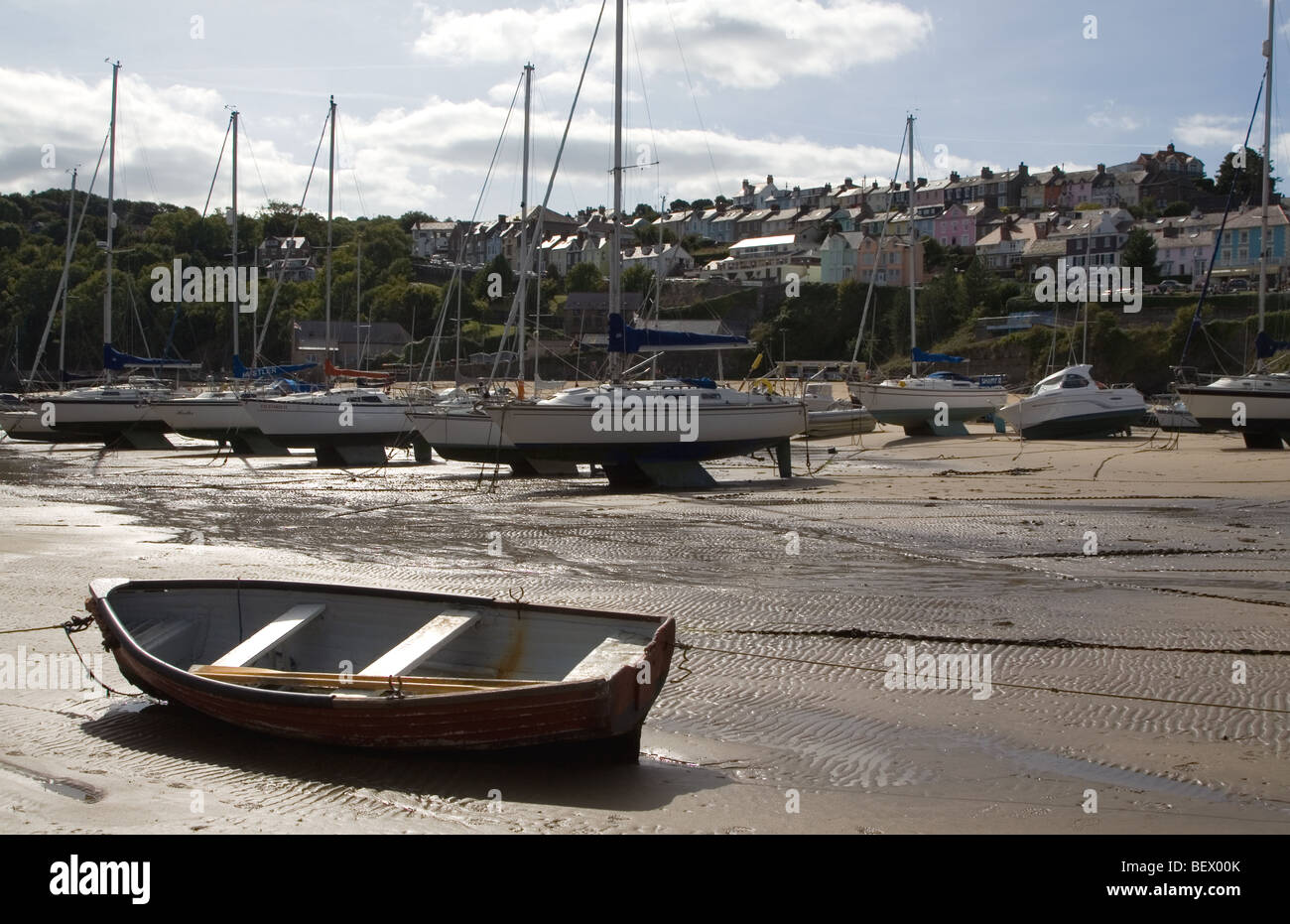 Harbor chains hi-res stock photography and images - Alamy